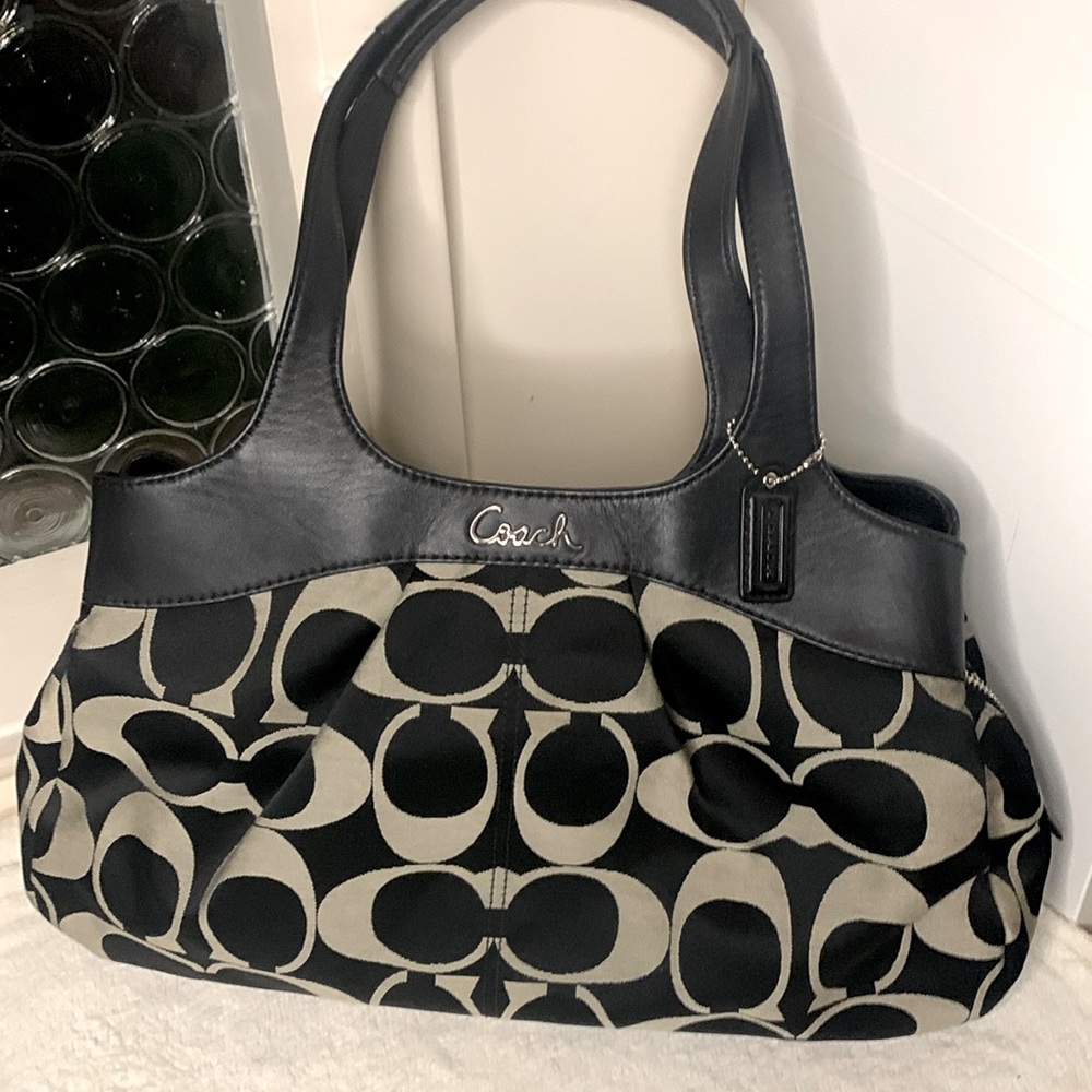 Coach Triple Compartment Signature Logo Purse With Bl… - Gem